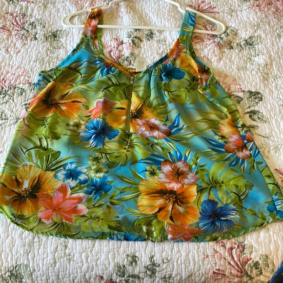 Tops | Hawaiian Tank | Poshmark